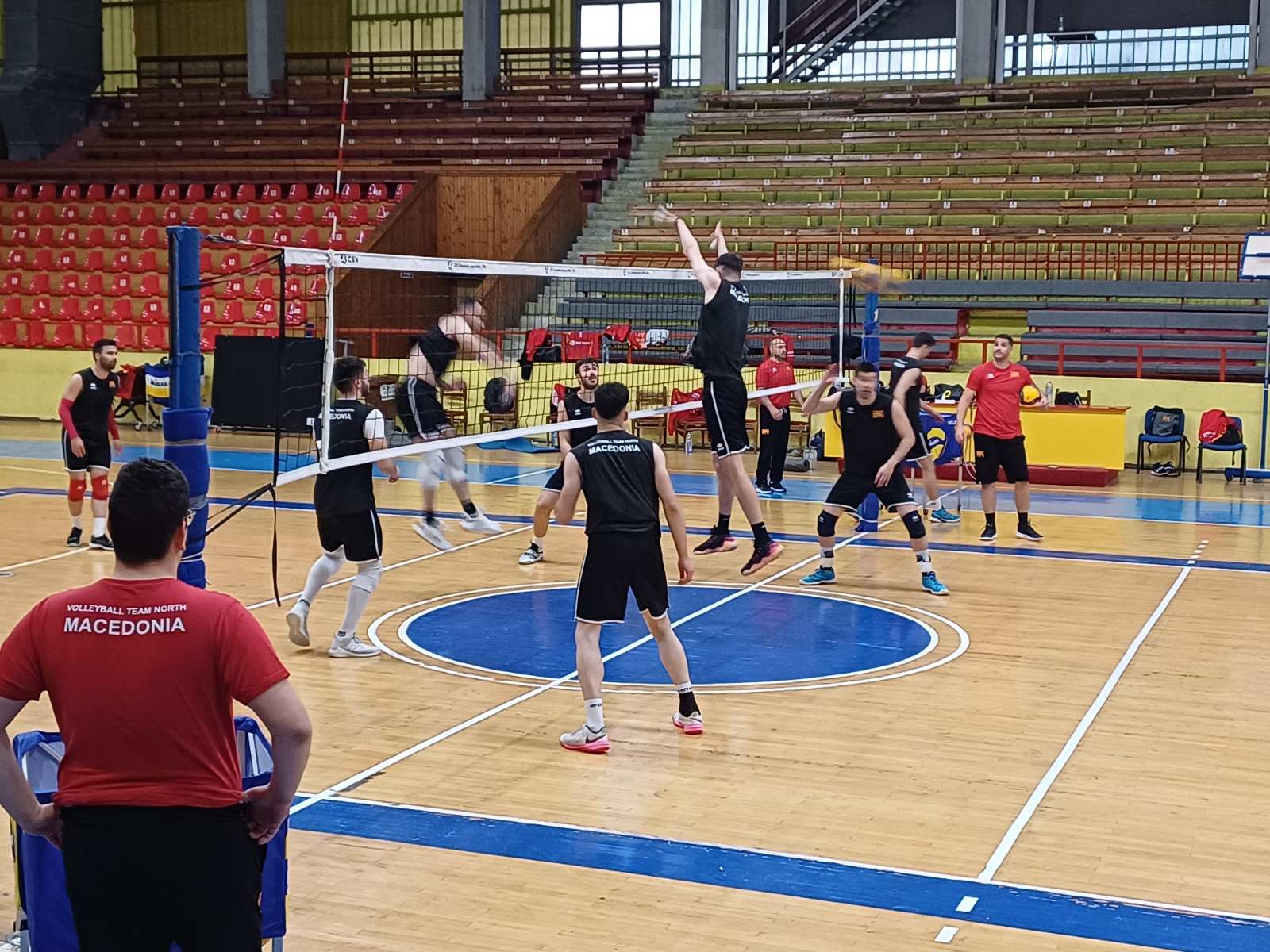 Тринаесетмина на списокот за пријателските со Романија